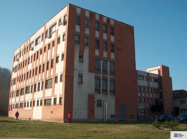 S-au vândut cabinetele din Policlinica nr. II din Reşiţa | Radio ... S-au vândut cabinetele din Policlinica nr. II din Reşiţa | Radio ...