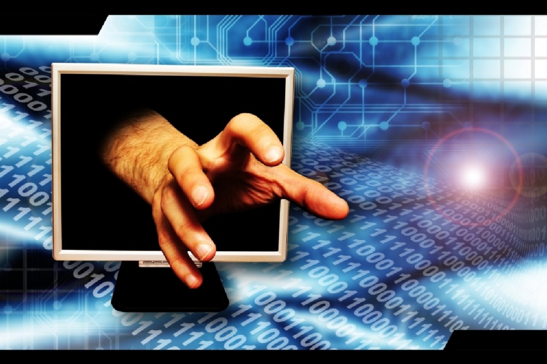 Internetul a devenit un mod de viaţă, uneori periculos | Radio România ...