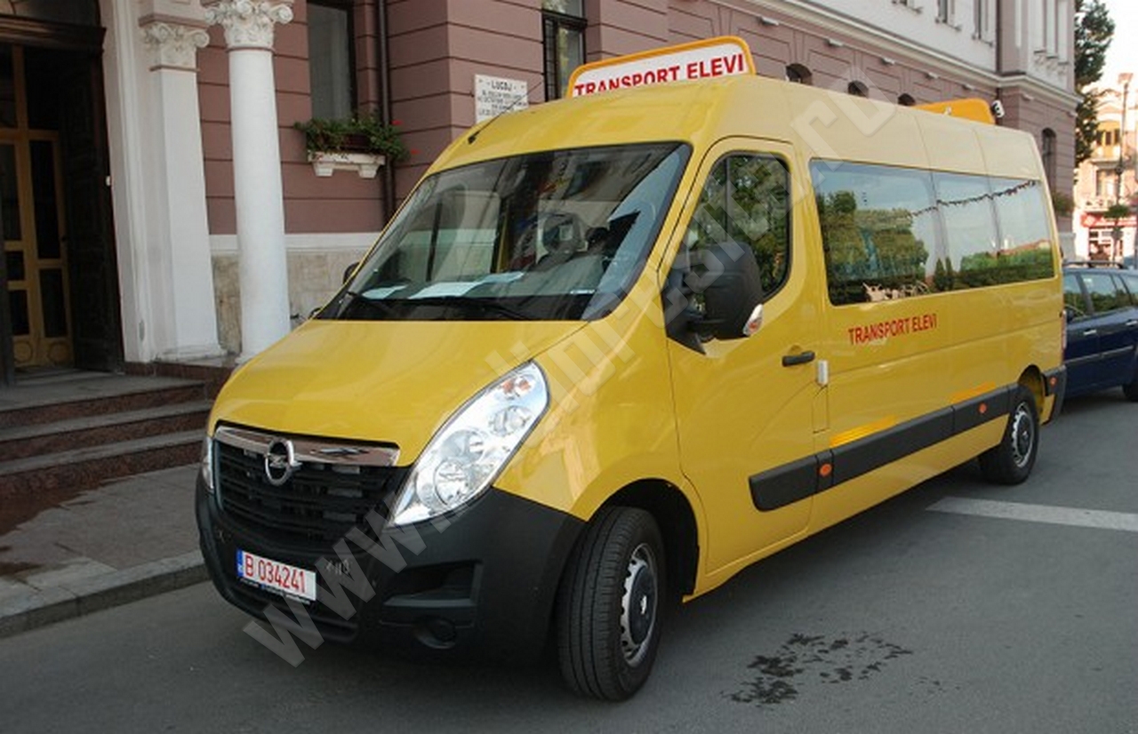 Primăriile angajează şoferi pentru microbuze abia după începerea anului ...