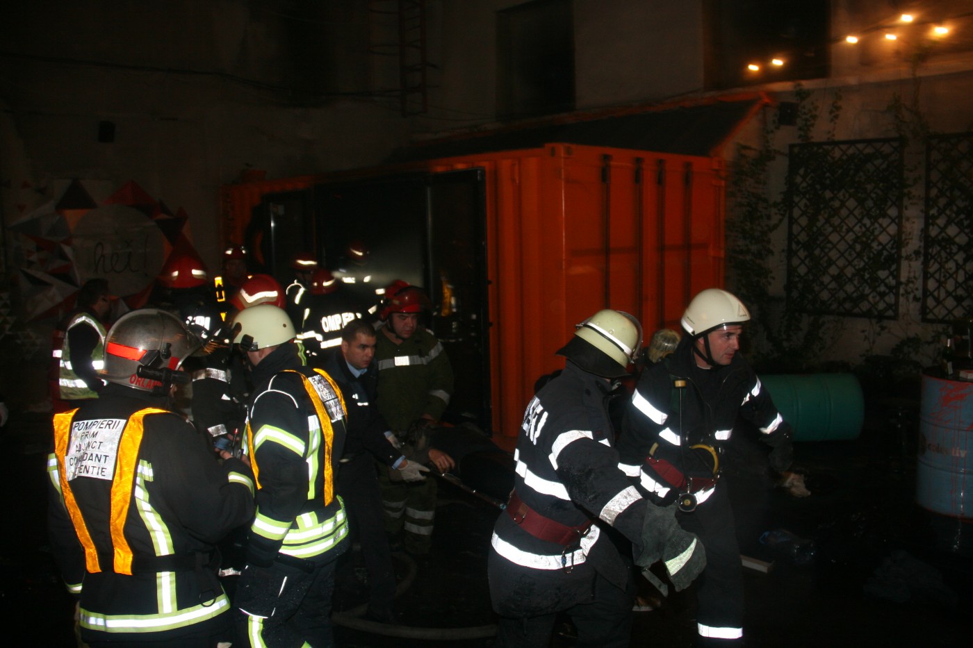 [UPDATE] Bilanţul incendiului din clubul Colectiv - 30 de morţi şi ...