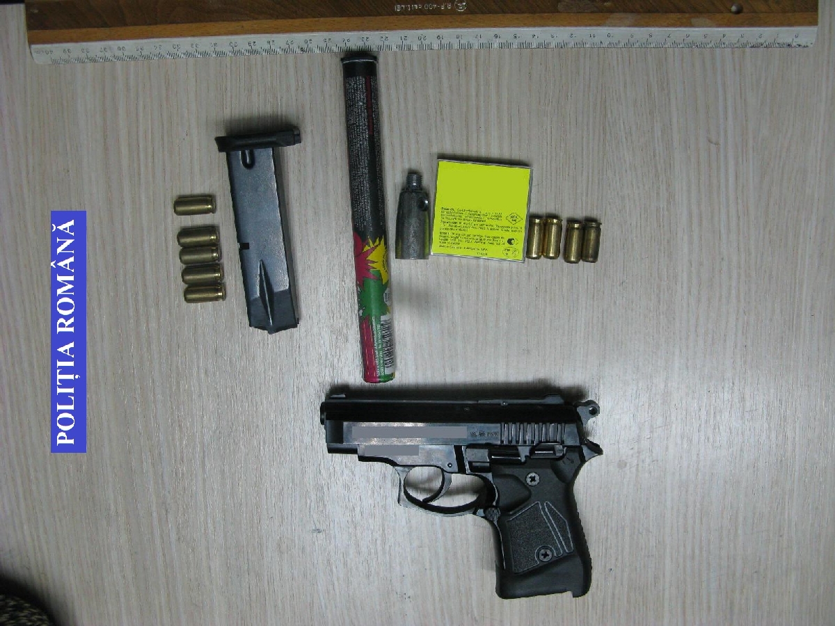 Pistolar, beat la volan, fără permis » Radio România Reșița