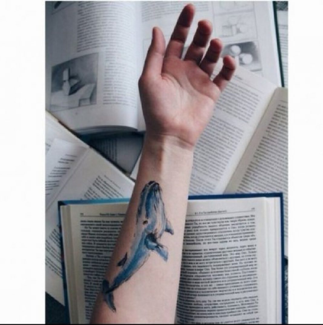 Jocul ,,Balena albastră” face tot mai multe victime. Specialiștii pun ...