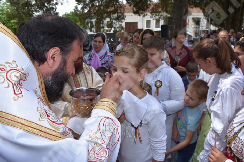 La Forotic a fost sfinţit un monument închinat eroilor celor două ...