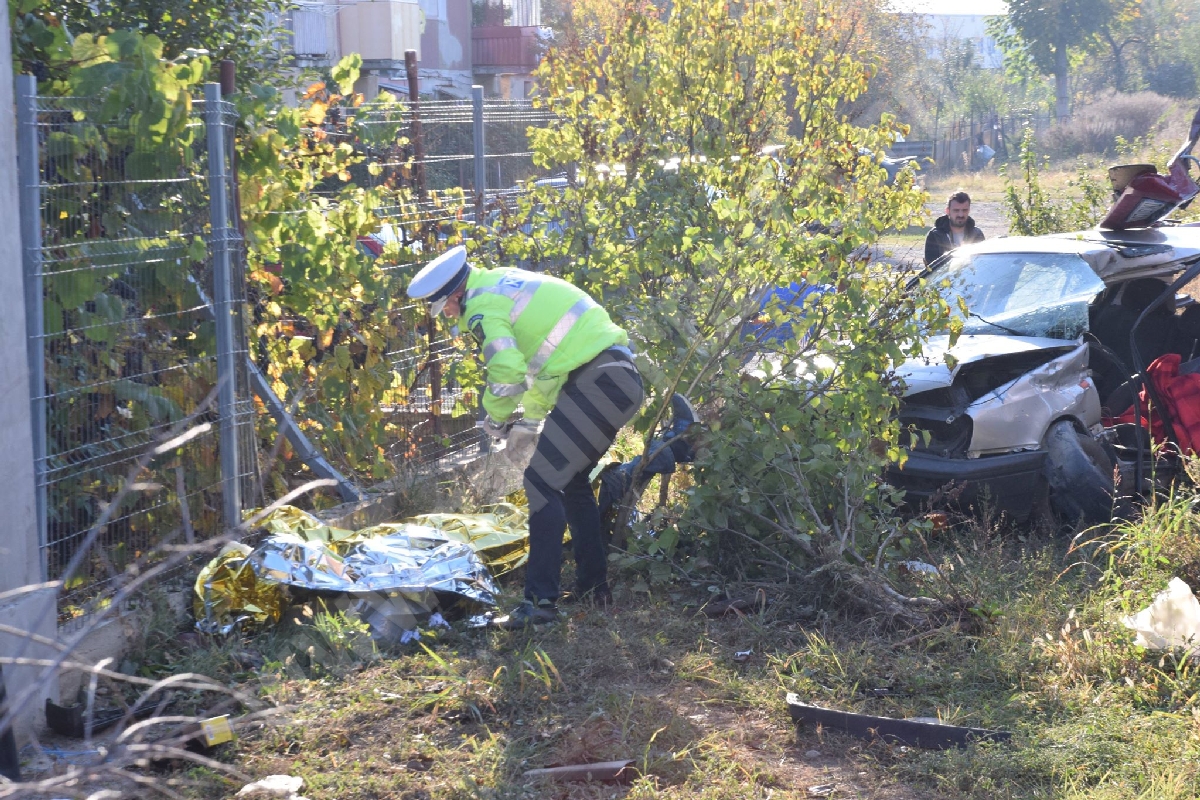[FOTO] Grav accident în Timiș, în această dimineață. Patru persoane au ...