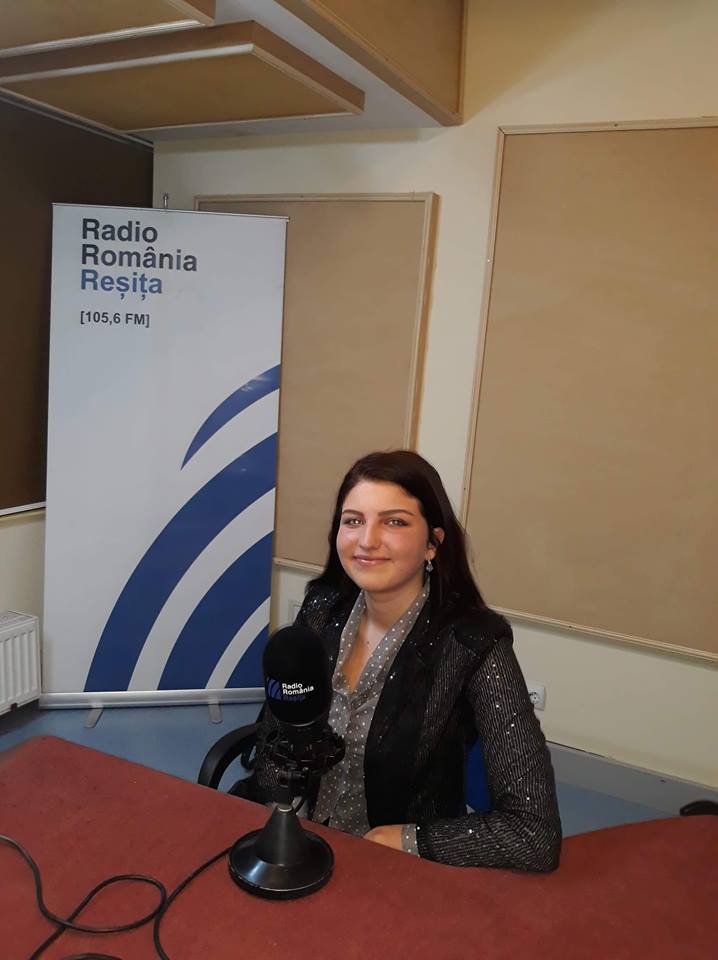 [FOTO] „Pe frecvențe”,ora 15:15, ne întâlnim cu o elevă a Liceului ...