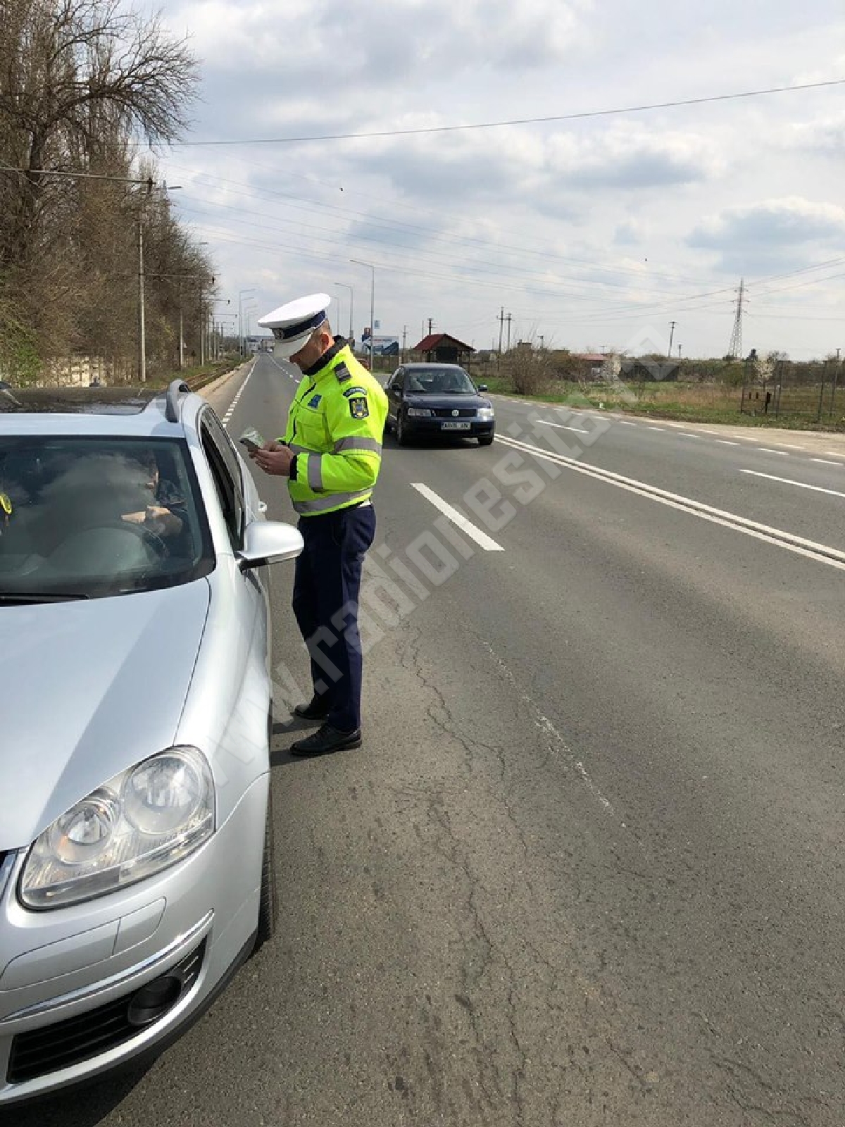 Poliţiştii rutieri continuă acţiunile pentru combaterea principalelor ...