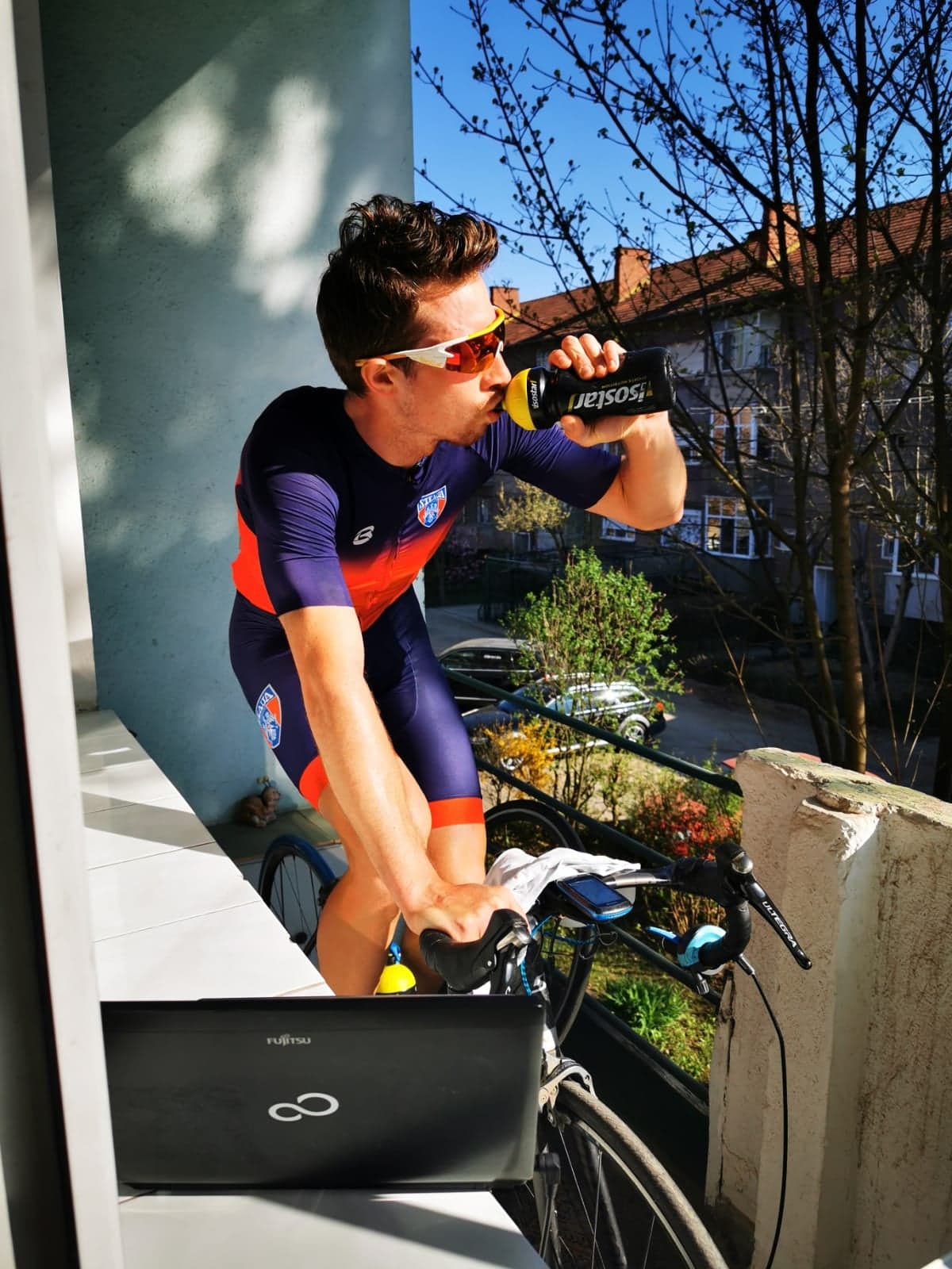 [FOTO-AUDIO] Ciclistul reșițean Daniel Crista: am pedalat în casă timp ...