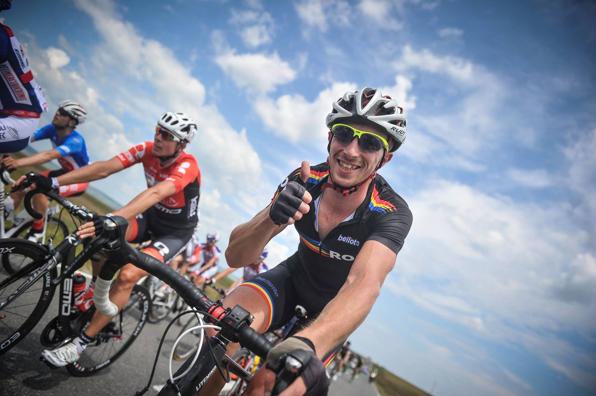 [FOTO-AUDIO] Ciclistul reșițean Daniel Crista: am pedalat în casă timp ...