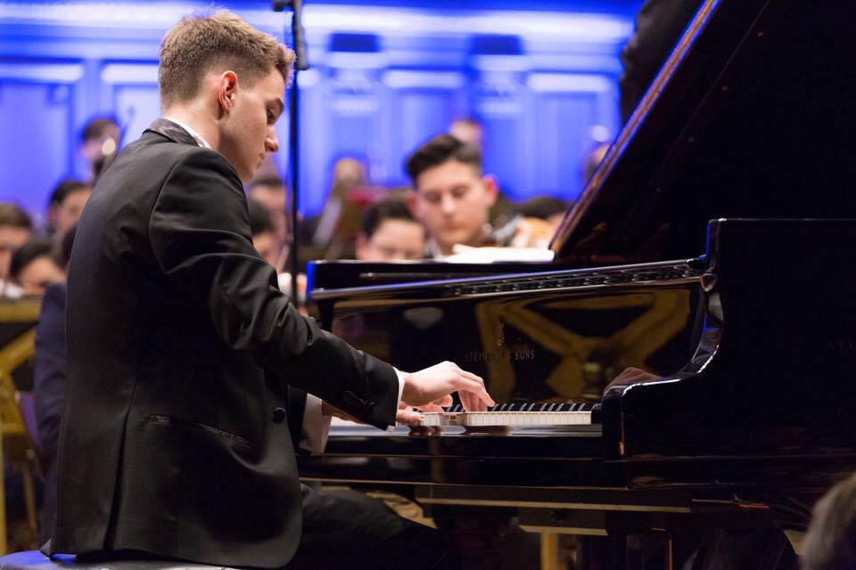 [FOTO] Pianistul Luca Rusu în această seară, ora 22:15, la Boema ...