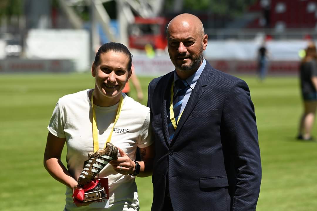[FOTO-AUDIO] Laura Rus este golgheterul Ligii I de fotbal. A primit ...