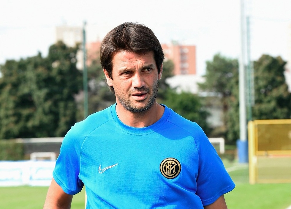 La mulţi ani, Cristian Chivu! Povestea merge mai departe! » Radio ...
