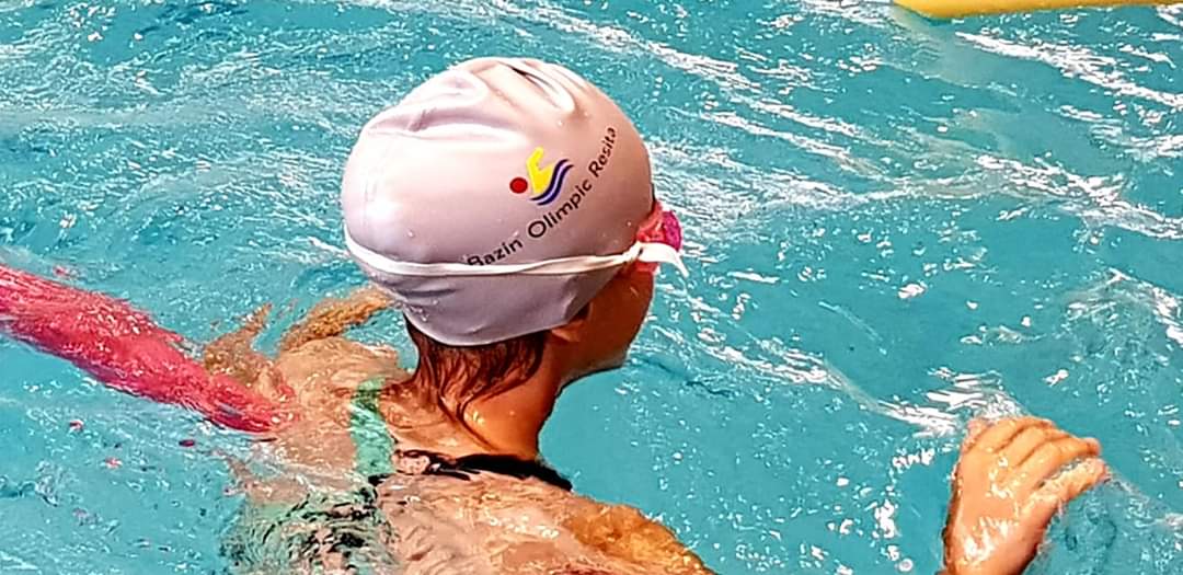 Reşiţa: Cursuri gratuite de înot pentru elevii din clasa pregătitoare ...