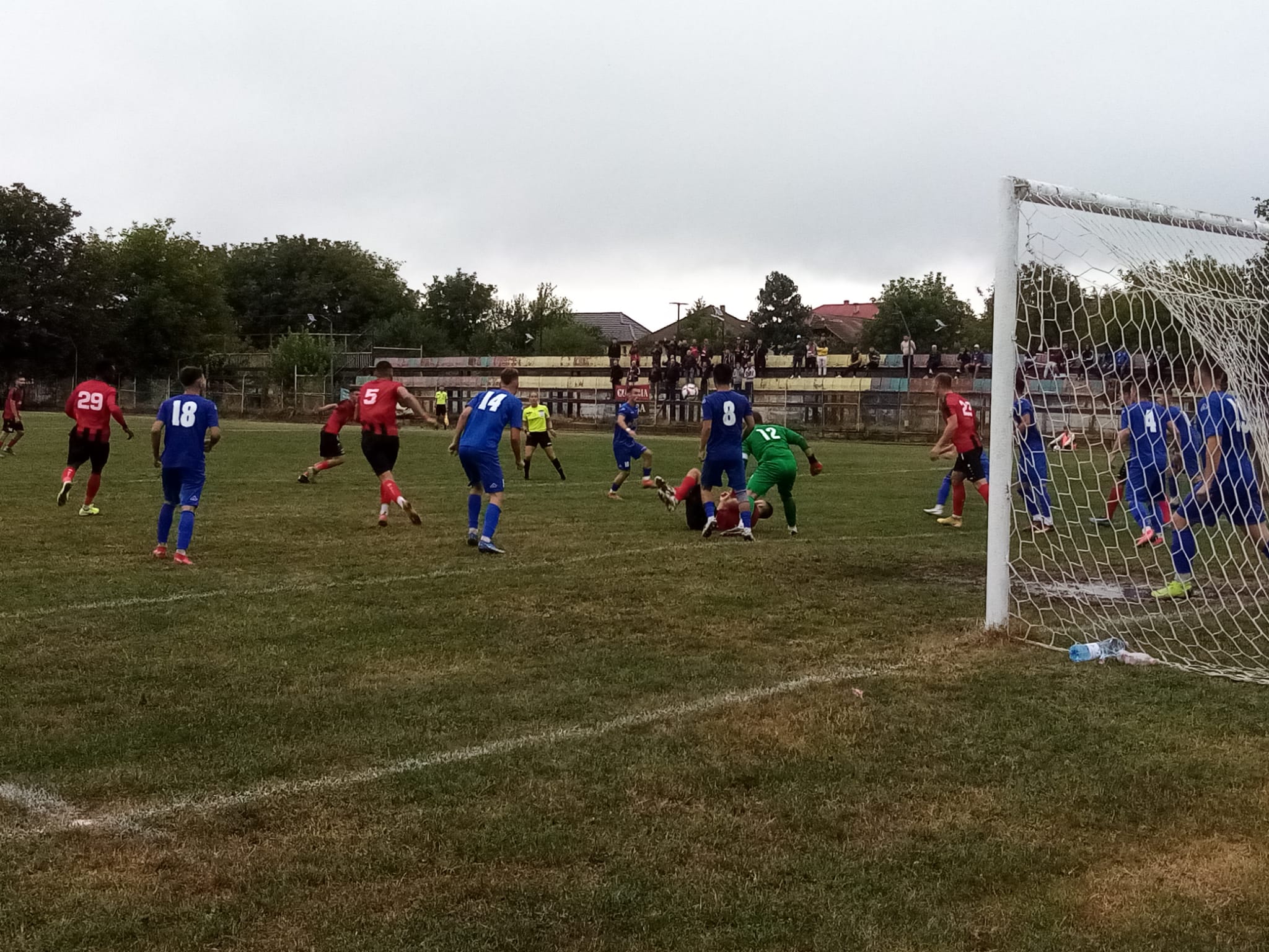 [AUDIO] CSM Reşiţa a avut viaţă grea cu Ezerişul. Rosso-nerii ...