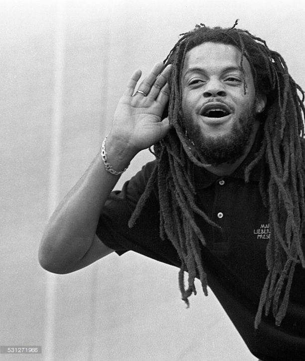 Astro, unul dintre fondatorii grupului UB40, a murit la vârsta de 64 de ...