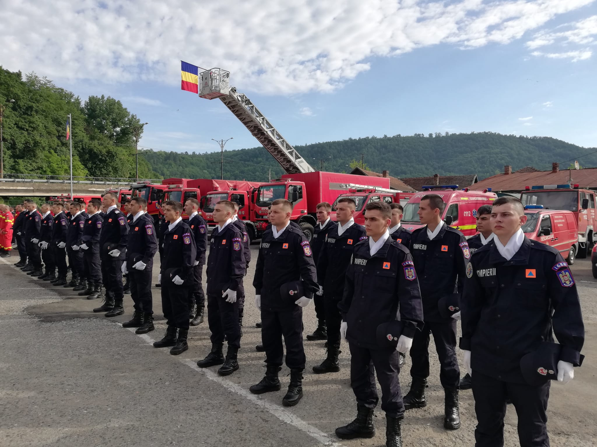 [FOTO-AUDIO] De Ziua Eroilor au depus jurământul față de Patrie » Radio ...