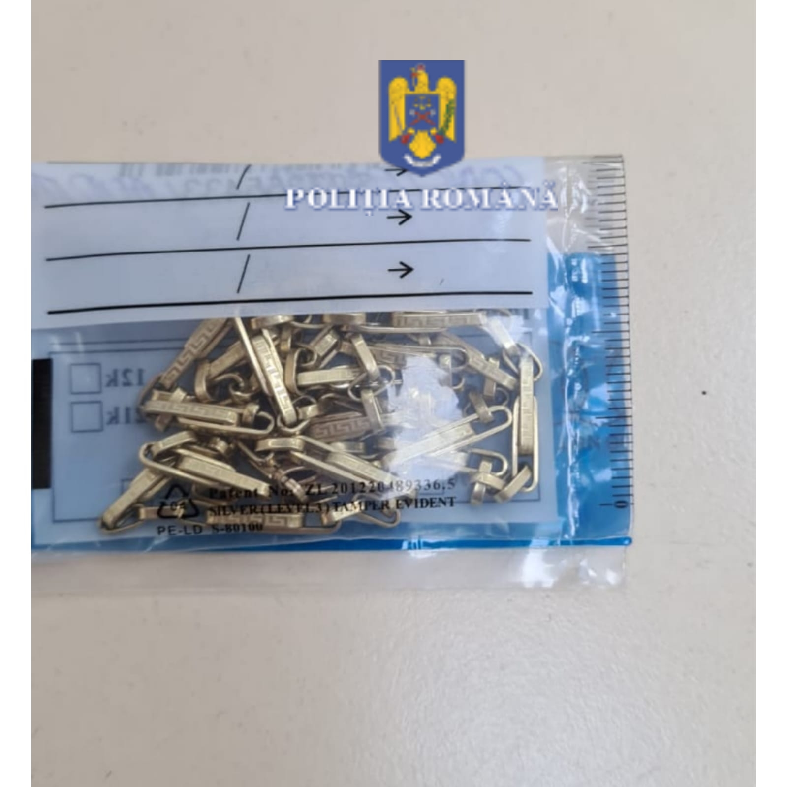 Doi tineri reţinuţi de Poliţia Bocşa pentru tâlhărie calificată » Radio ...