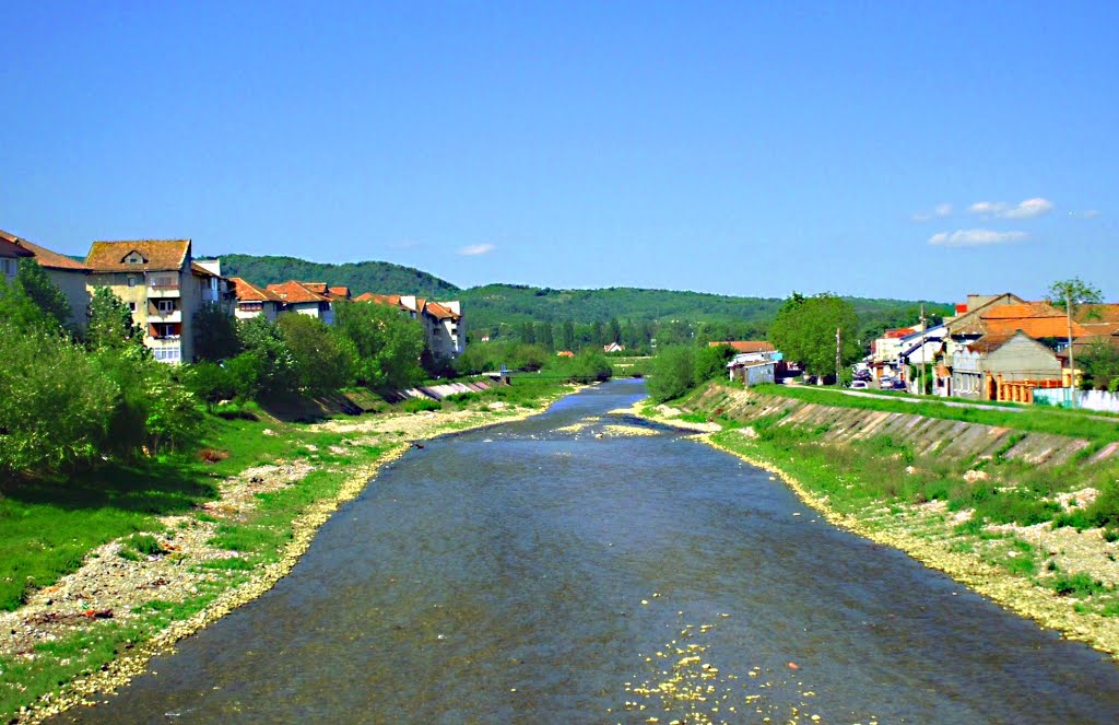 Municipiul Caransebeș va fi alimentat temporar cu apă din râul Sebeș ...