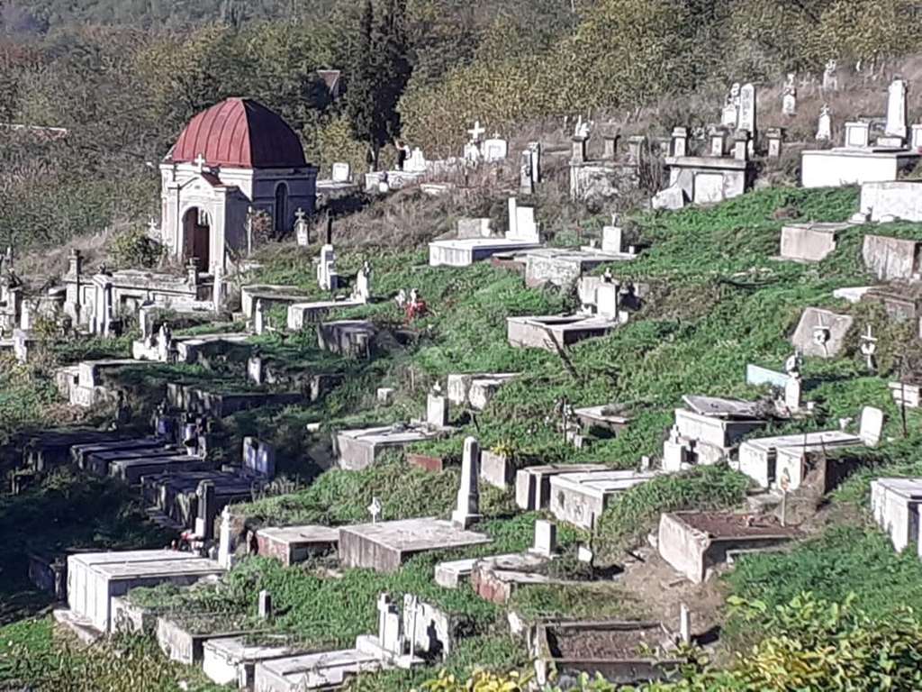 Mai bine de un sfert din locurile de veci din cimitirele din Reşiţa ...