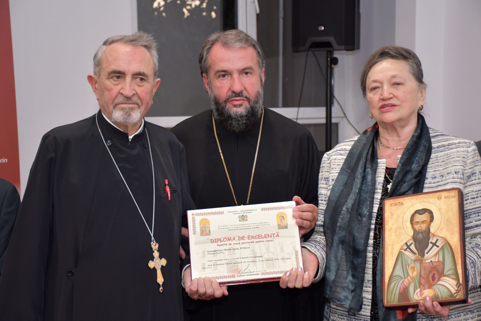 ''In Honorem,Prof.conferențiar univ.dr Vasile Petrica'' sinonimul lui ...