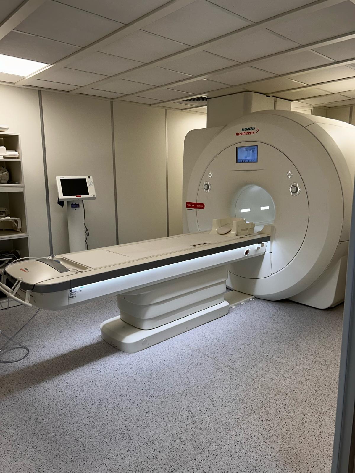 A fost inaugurat noul RMN de la Spitalul Judeţean din Reşiţa » Radio ...