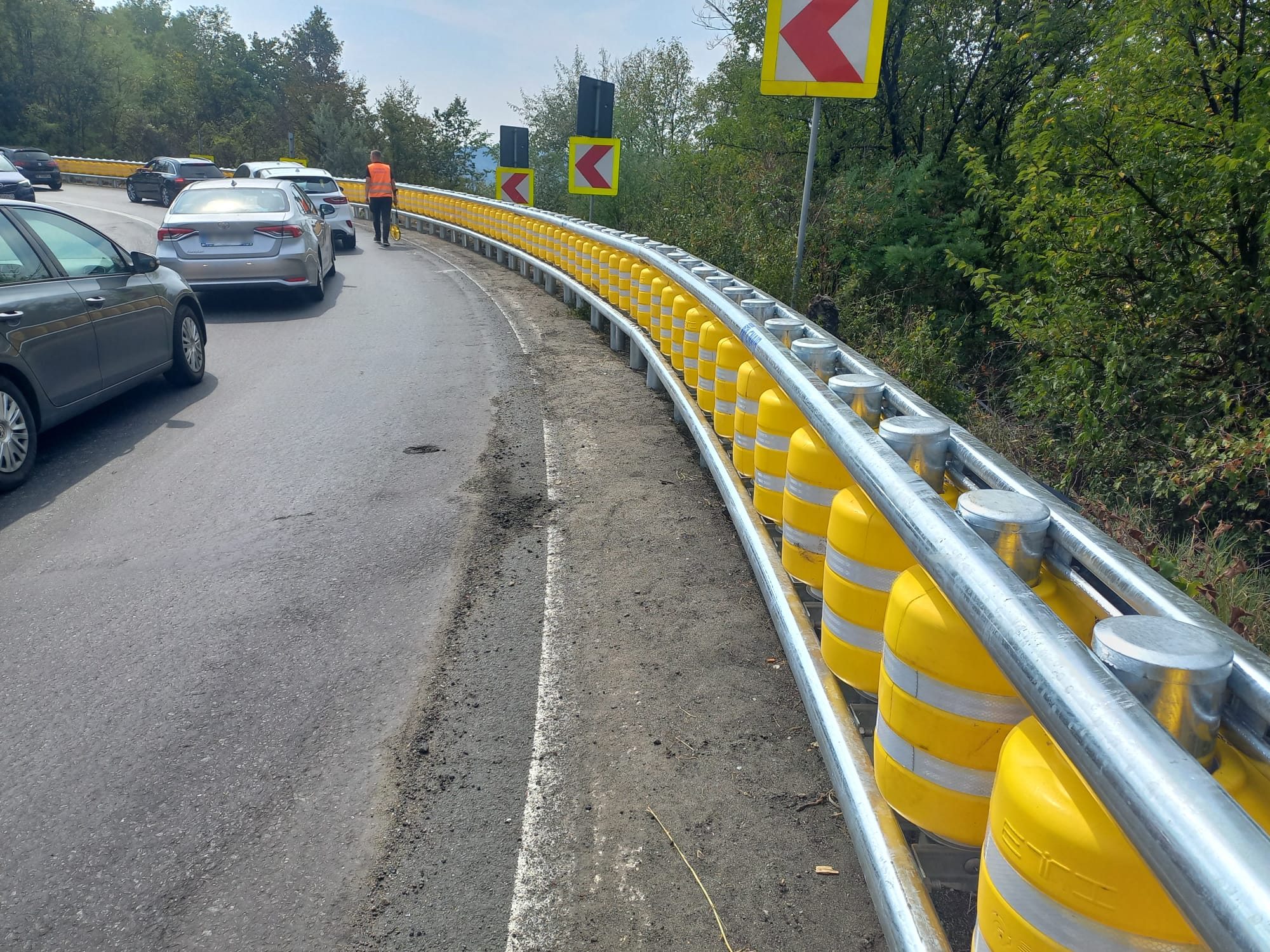 Parapeți cu rulouri în zonele cu risc rutier ridicat » Radio România Reșița