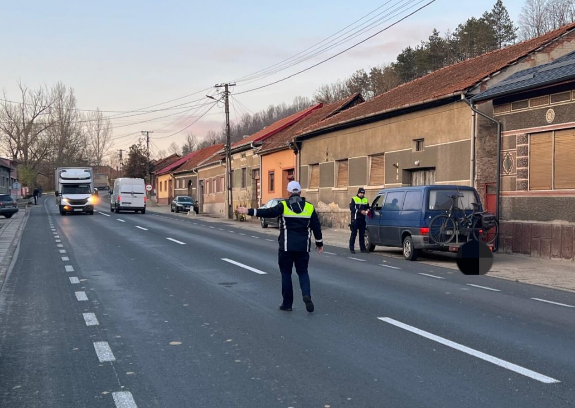 Poliţiştii au desfășurat acţiuni cu efective mărite în Caransebeş şi ...