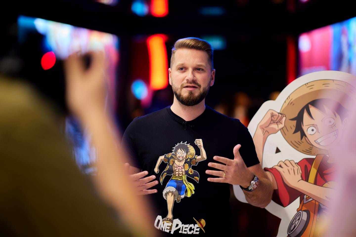 Denis Rof, ambasador IZANAGI 2025 – Influencerul reşiţean care ...