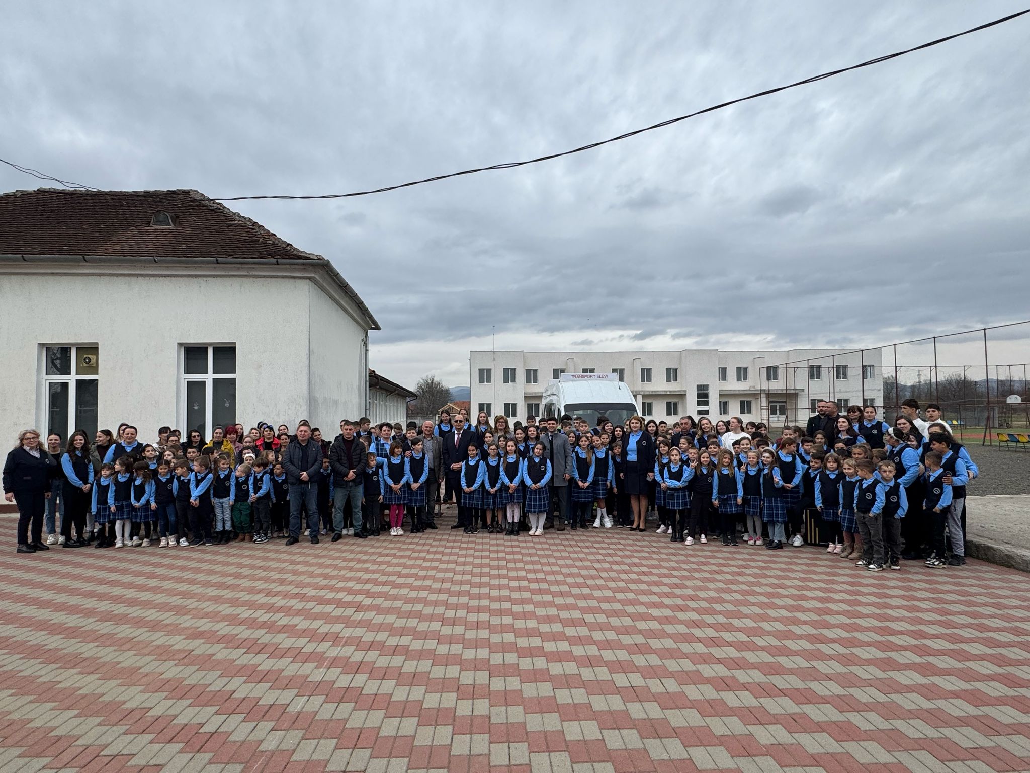 Uniformele școlare, un succes la Școala Gimnazială din Ususău, Arad ...